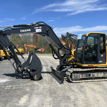 Excavator - 75 and 85 Series – 18,000 / 20,000 lbs - Eagle Rental